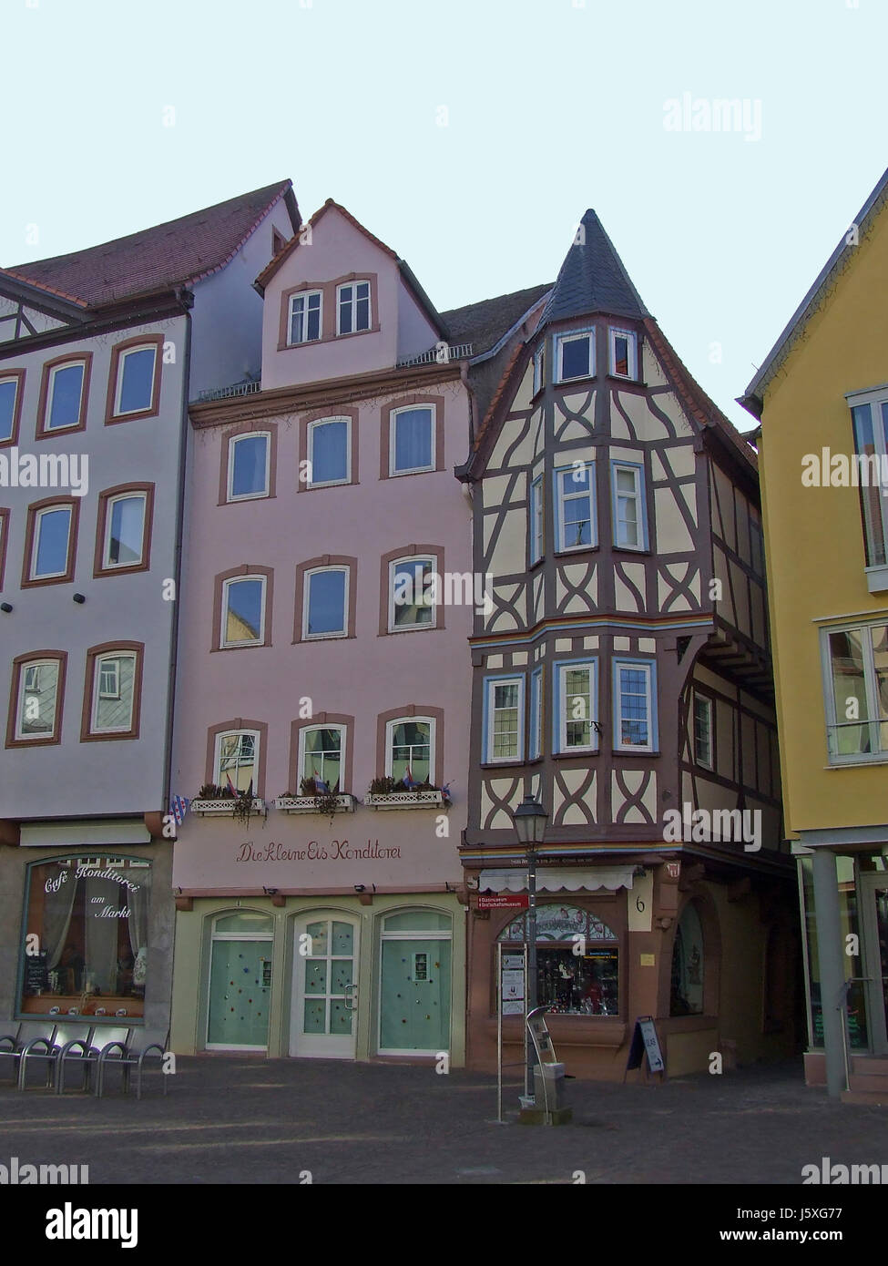 houses city town frame-work house building houses city town frame-work ...