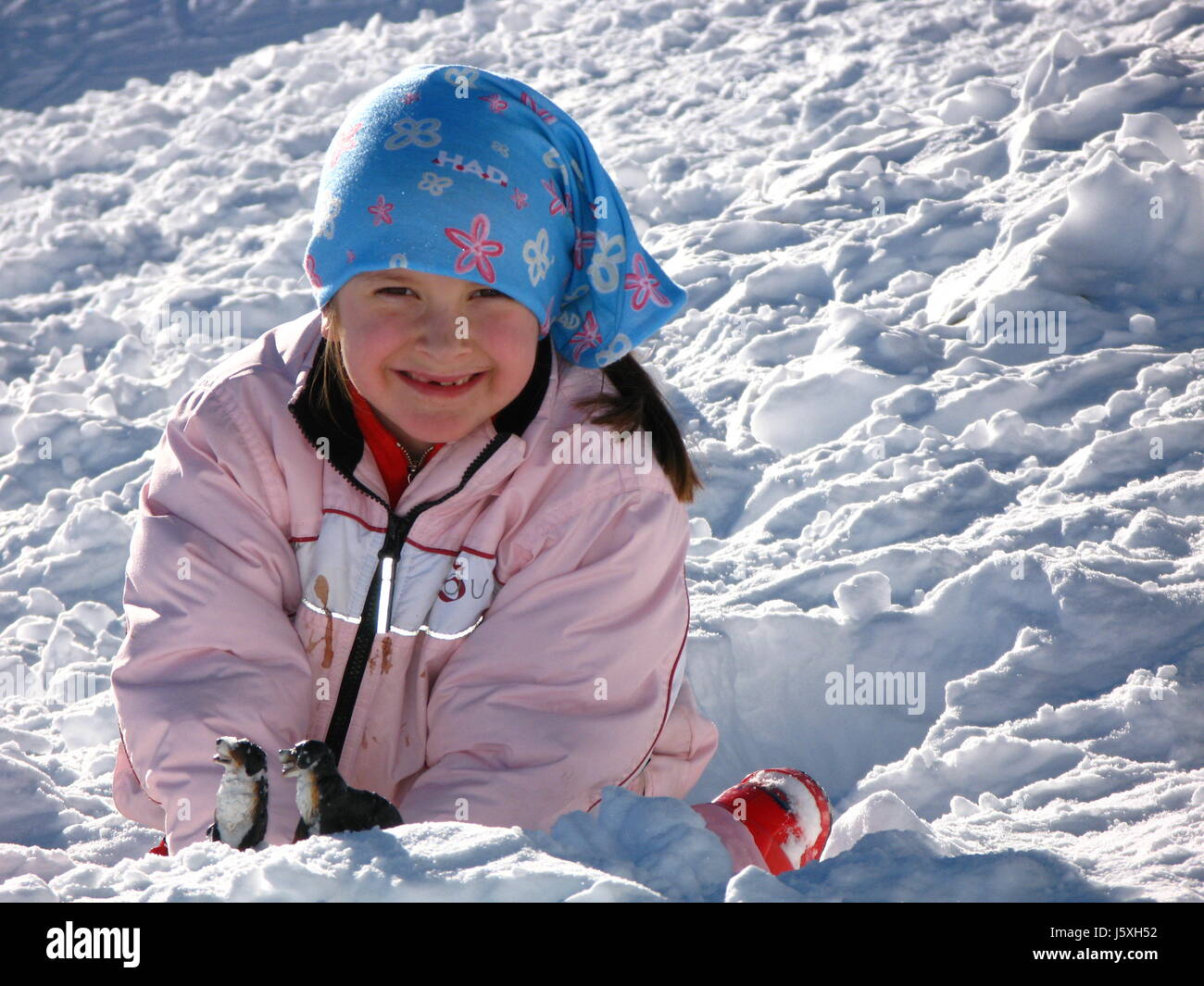 child in the snow Stock Photo - Alamy