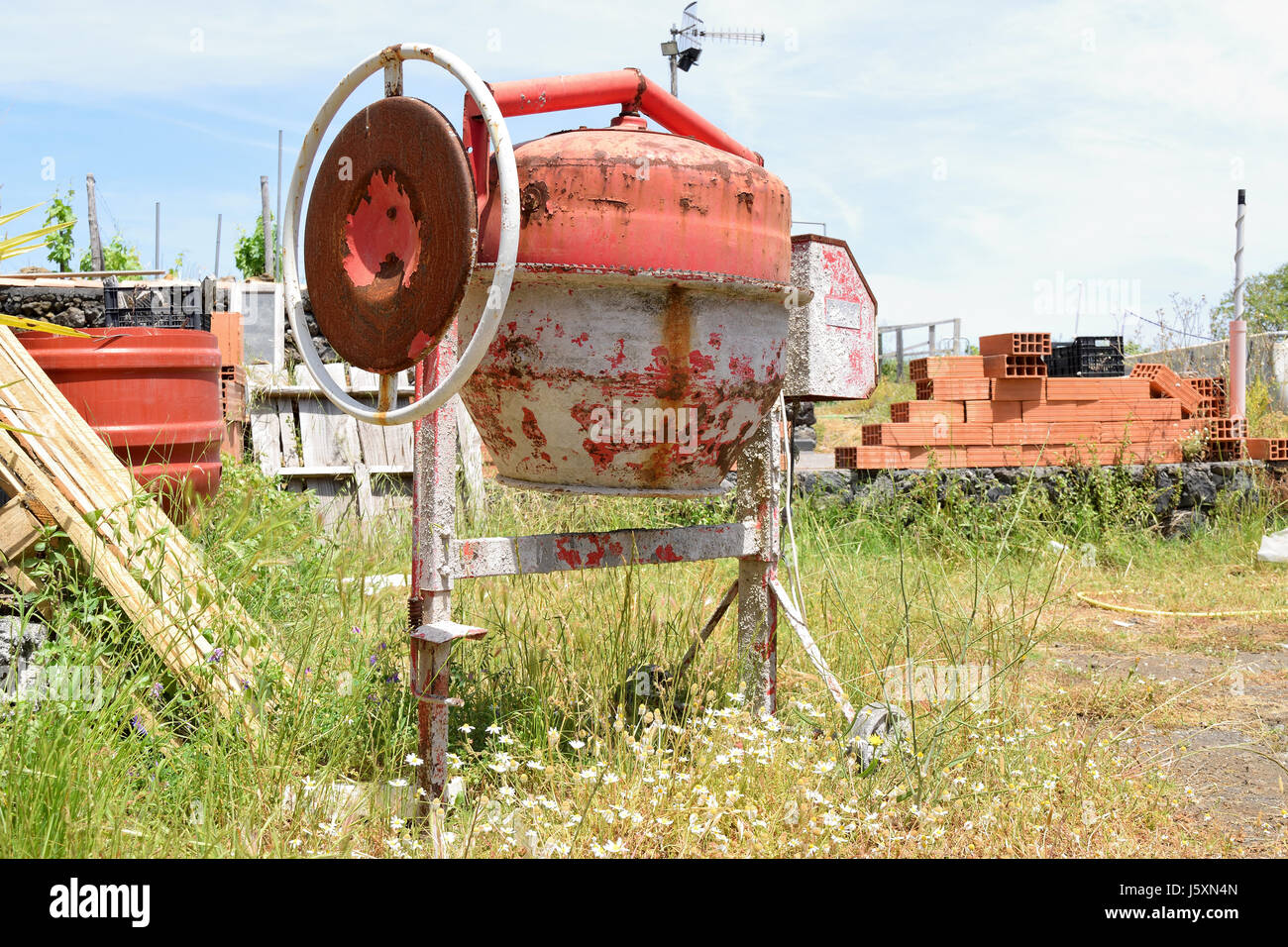 Rusty cement mixer hi-res stock photography and images - Alamy