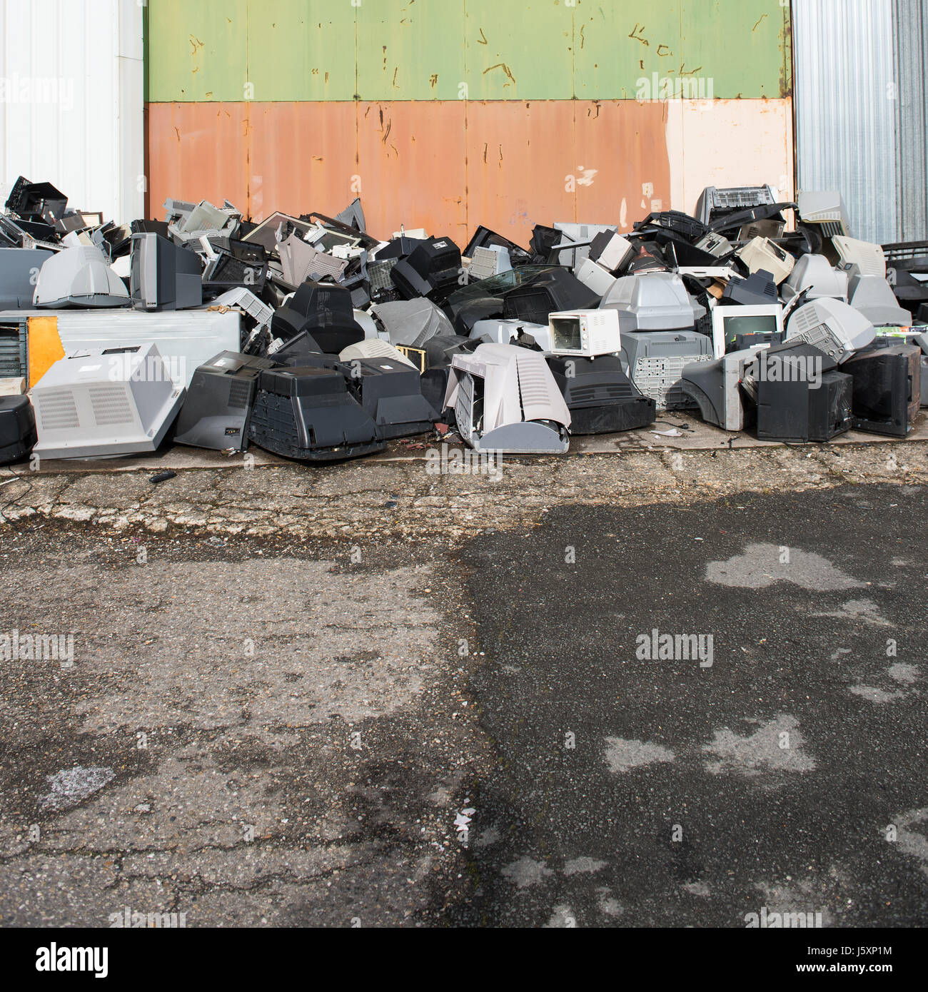 Obsolete electronic equipment hi-res stock photography and images - Alamy