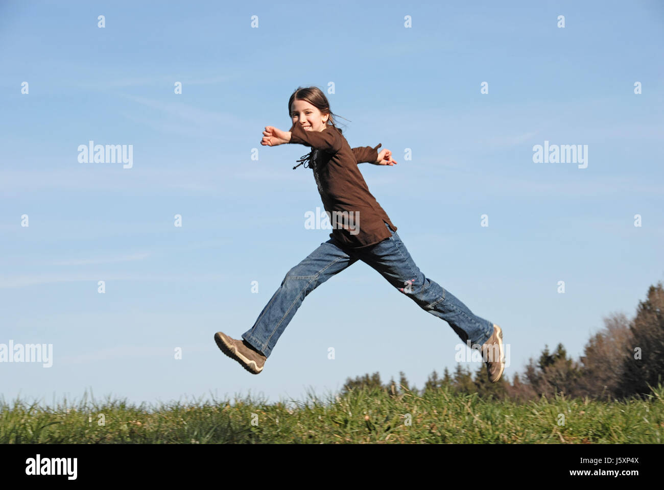 steps step spring bouncing bounces hop skipping frisks jumping jump ...
