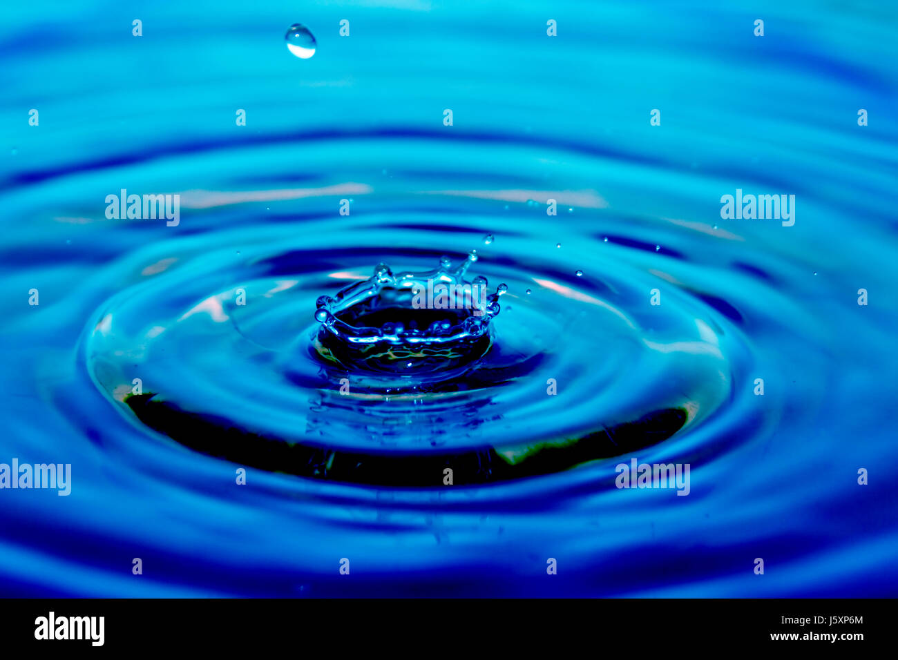 liquid drop abstract ripple splash fluid water drip drops seeping ...