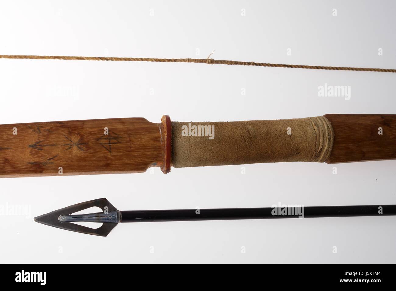 leather arrowhead super first class arrow middle ages leather arrowhead ...