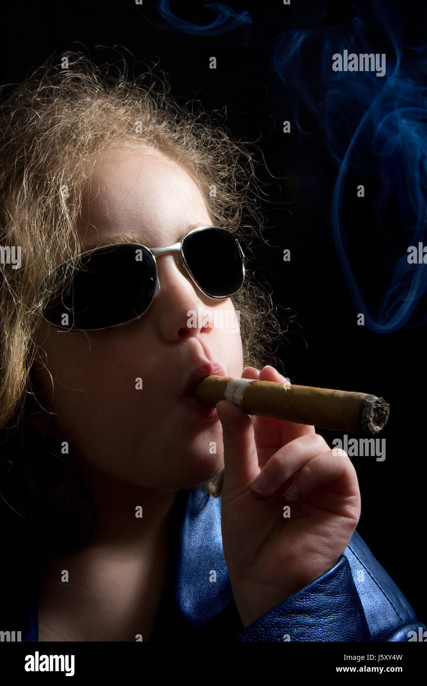 Cigar people hi-res stock photography and images - Alamy