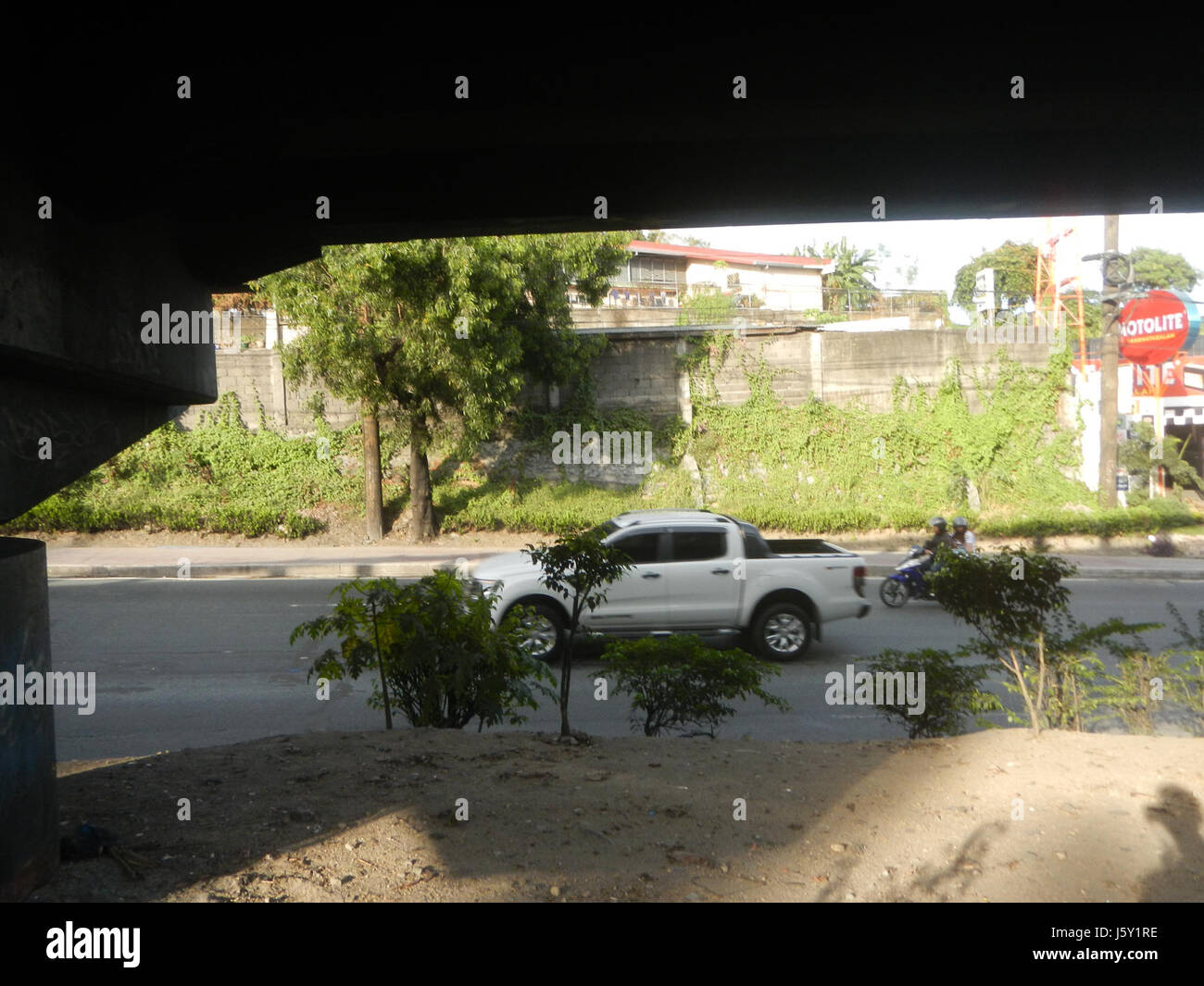 The Barangka Viaduct, located on the Marcos Highway, connects Quezon ...