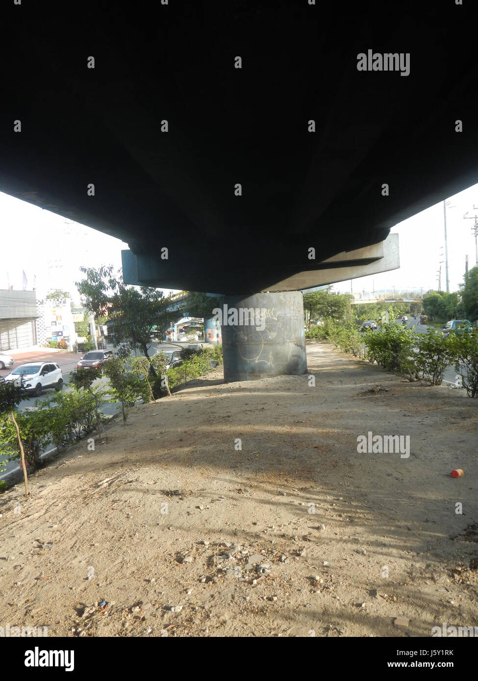 The Barangka Viaduct, part of the Marcos Highway, connects Quezon City ...
