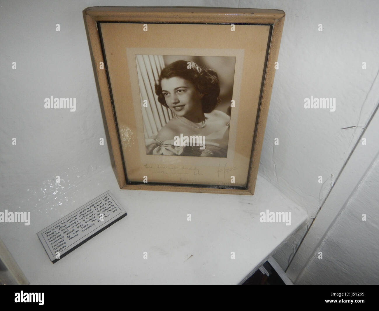 0222 First United Building Community Museum Sy Lian Teng Escolta ...