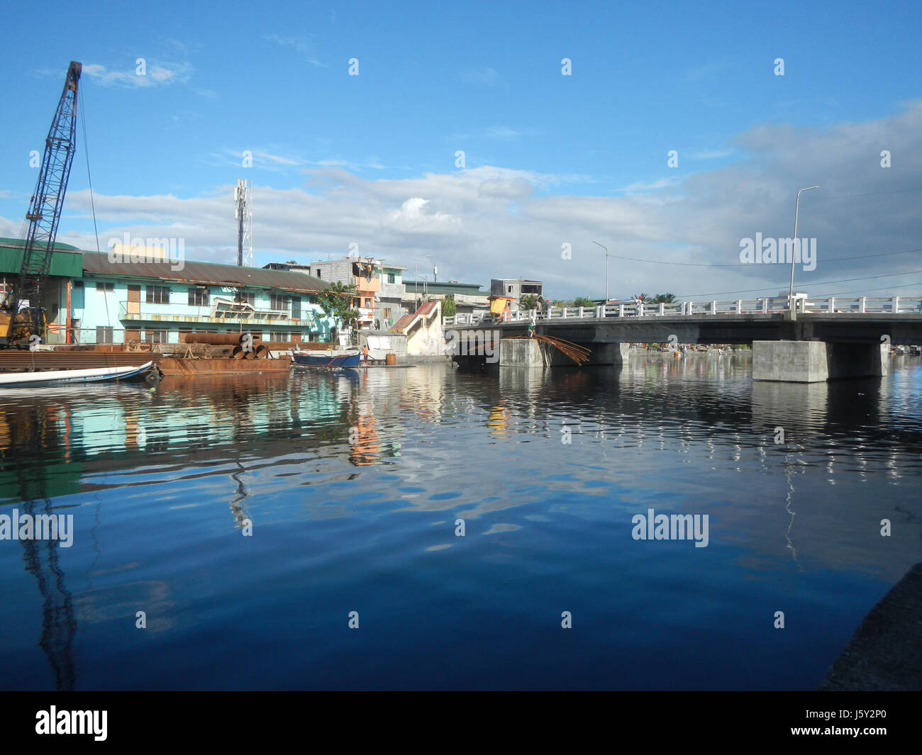 Rodriguez Street Bridge spans the Estero de Vitas in Balut, Tondo ...