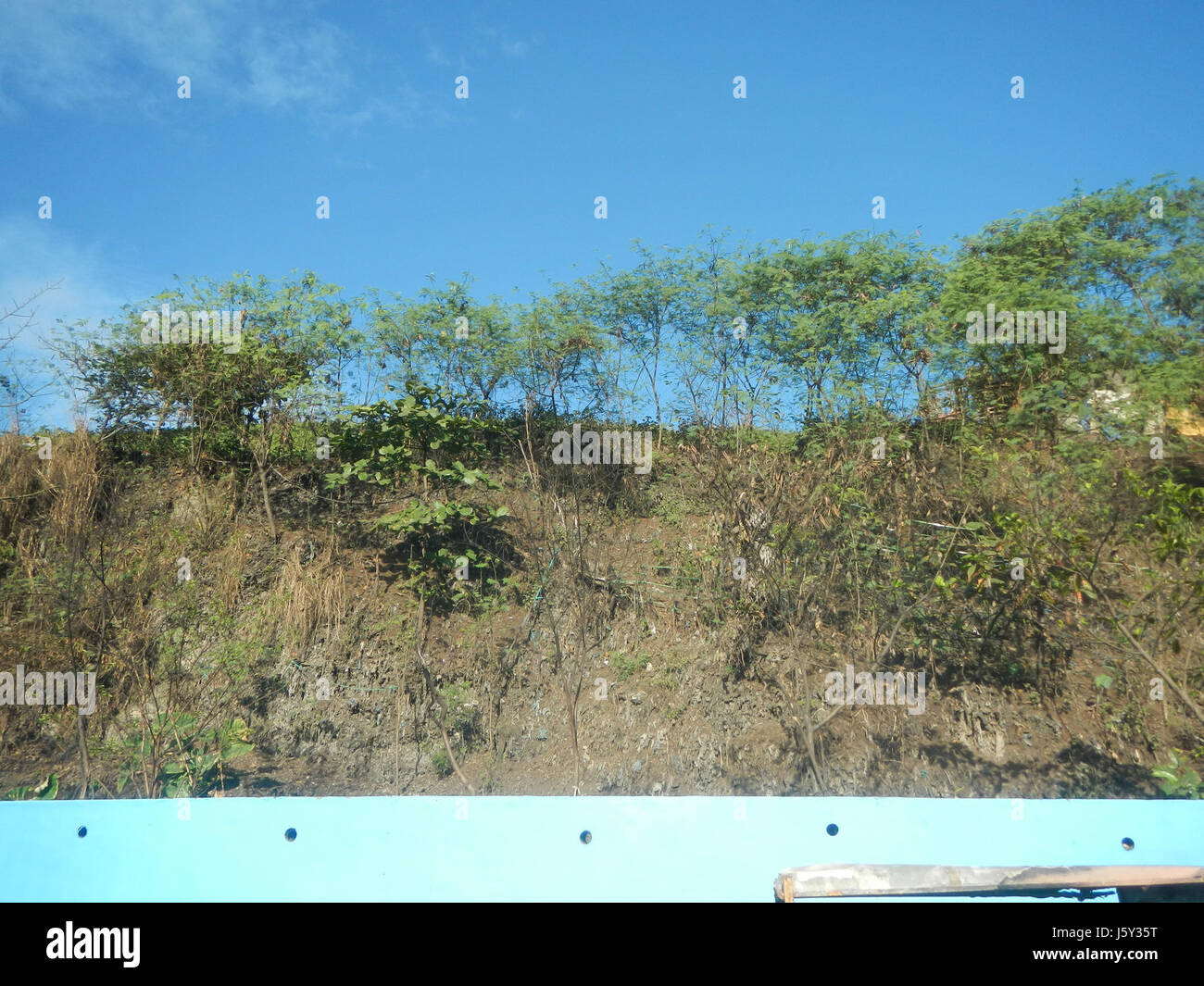 Manila slum landfill hi-res stock photography and images - Alamy
