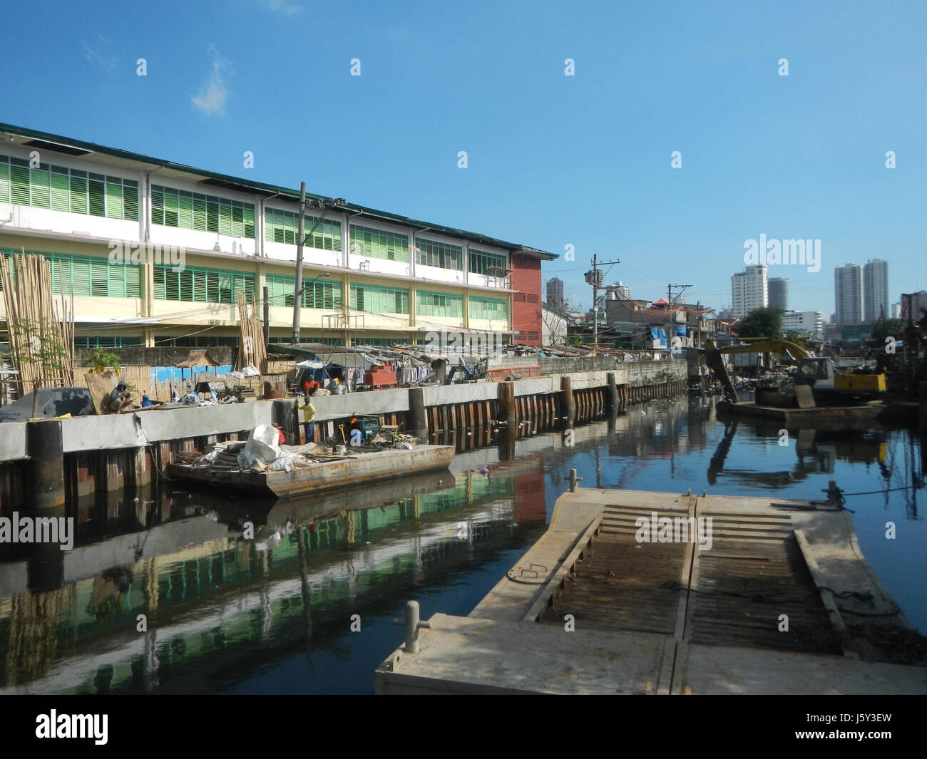 This pedestrian footbridge connects key areas in Tondo, Manila ...