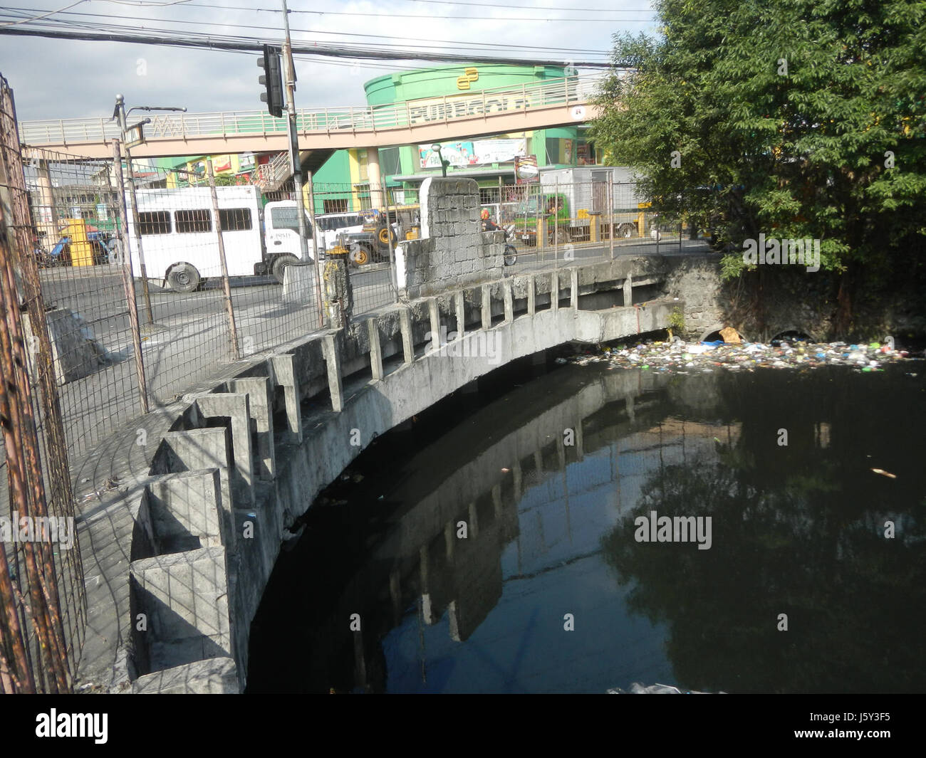 A pedestrian footbridge connecting key locations in Manila including ...
