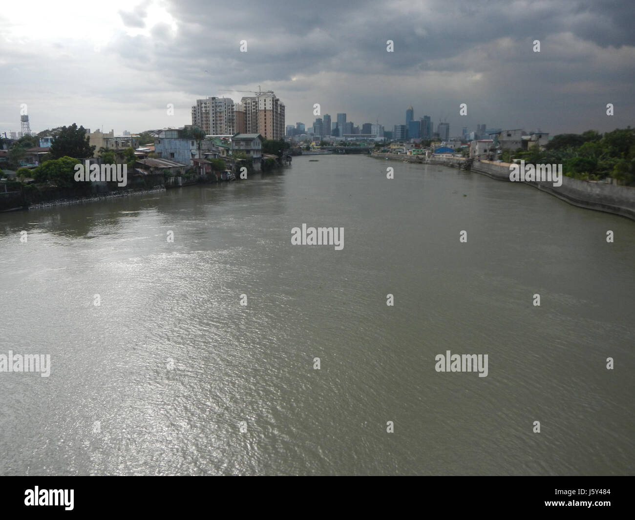 The Kalawaan Bambang Bridge spans the Pasig River, connecting key ...