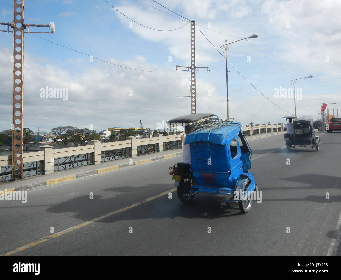 The Kalawaan Bambang Bridge connects the Al-Noor Mosque and the Parents ...