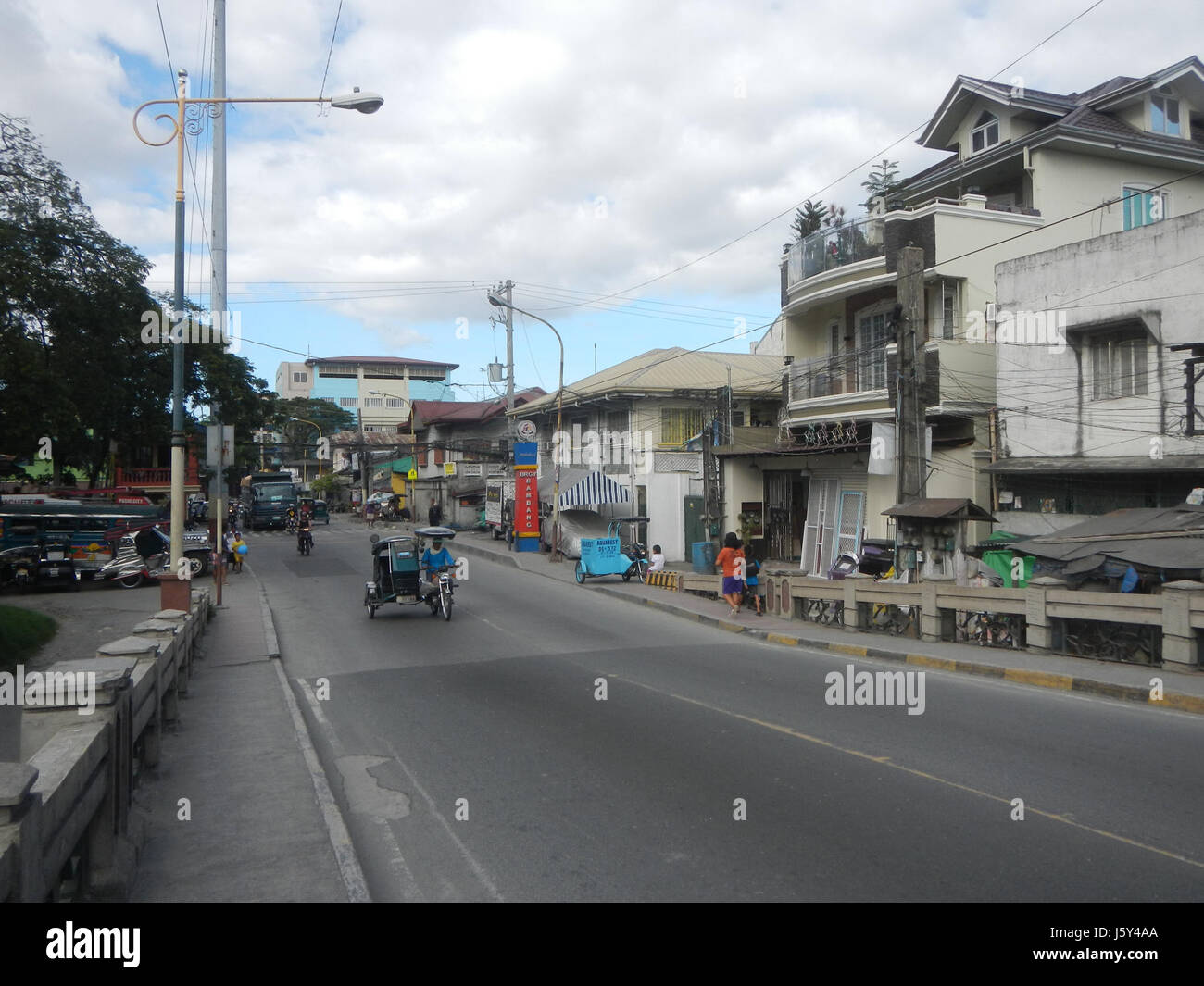 This image depicts the Kalawaan Bambang Bridge over the Pasig River in ...