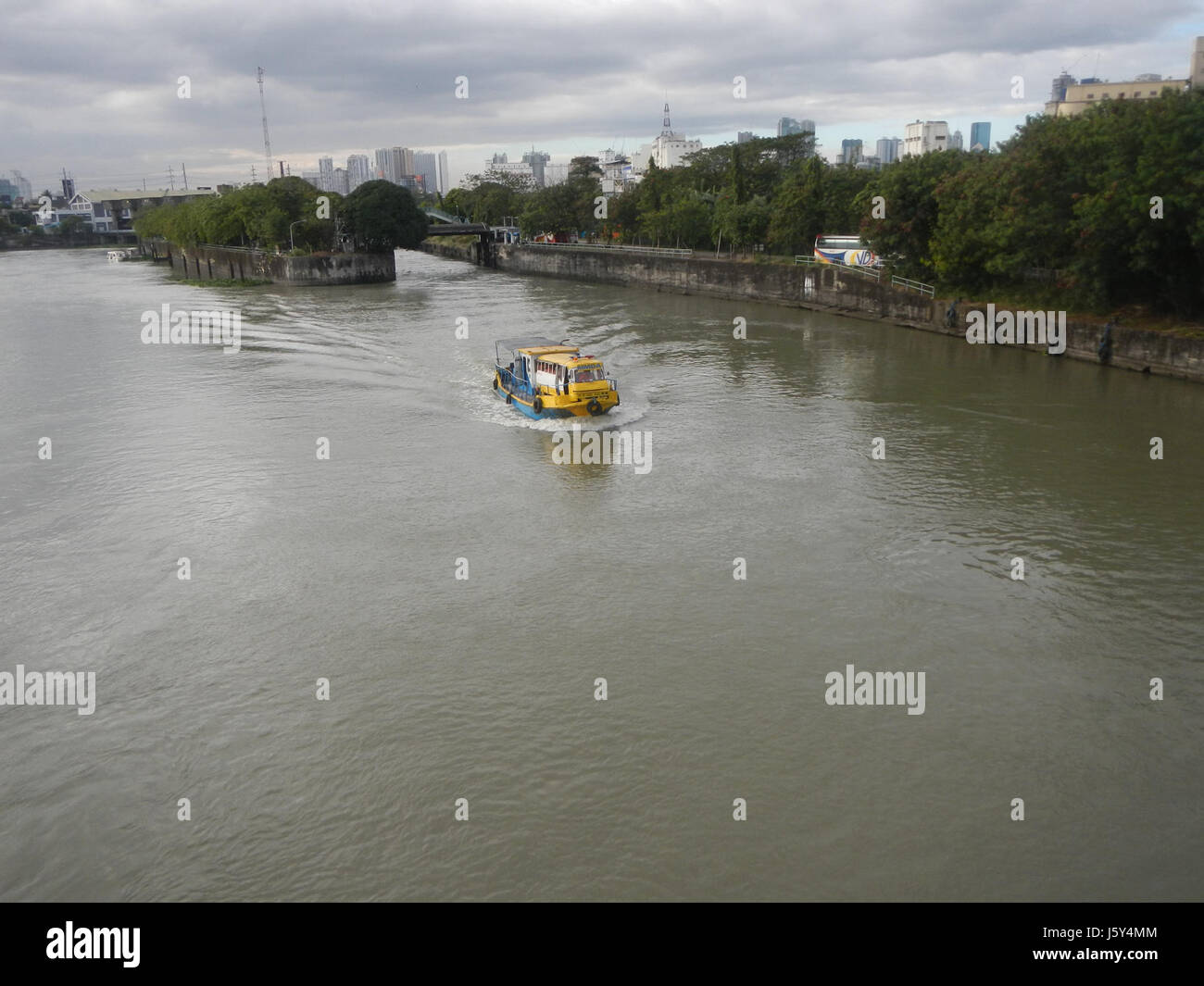 Flood control systems along the Sumilang Buting Bridge in Pasig City ...