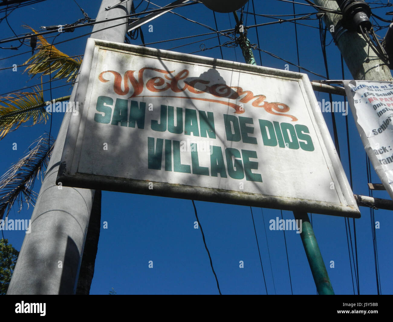 This is a reference to a road, labeled Road 32, located in San Juan de ...