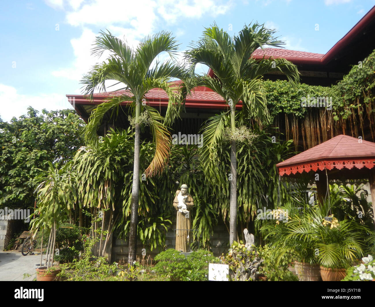 The Apung Mamacalulu Archdiocesan Shrine in Angeles City, Pampanga, is ...