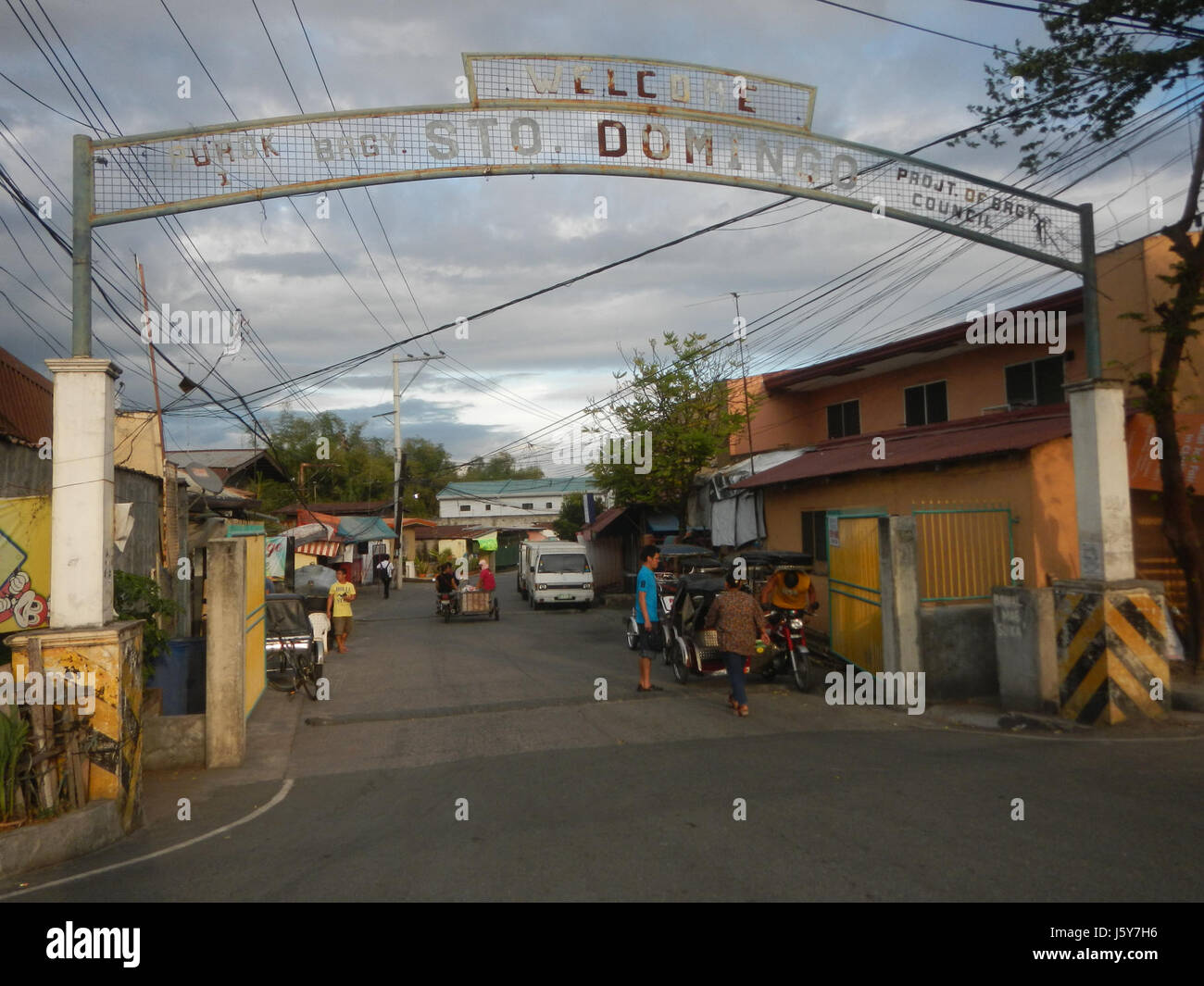 The Pulung Bulu Bridge, located on MacArthur Highway in Angeles City ...