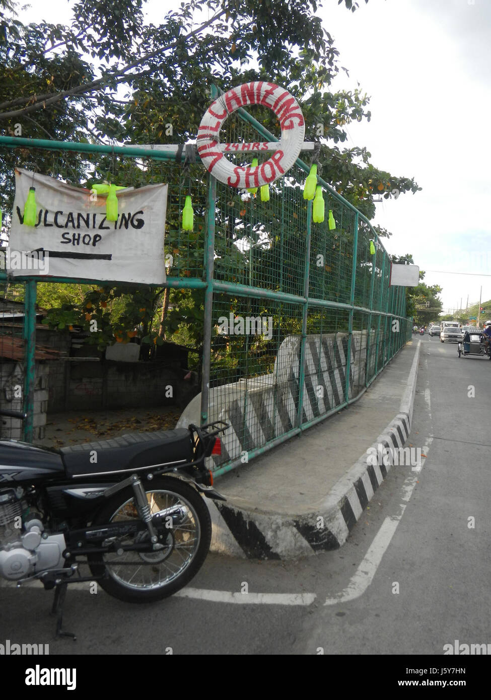 This title refers to the Pulung Bulu Bridge located along the MacArthur ...