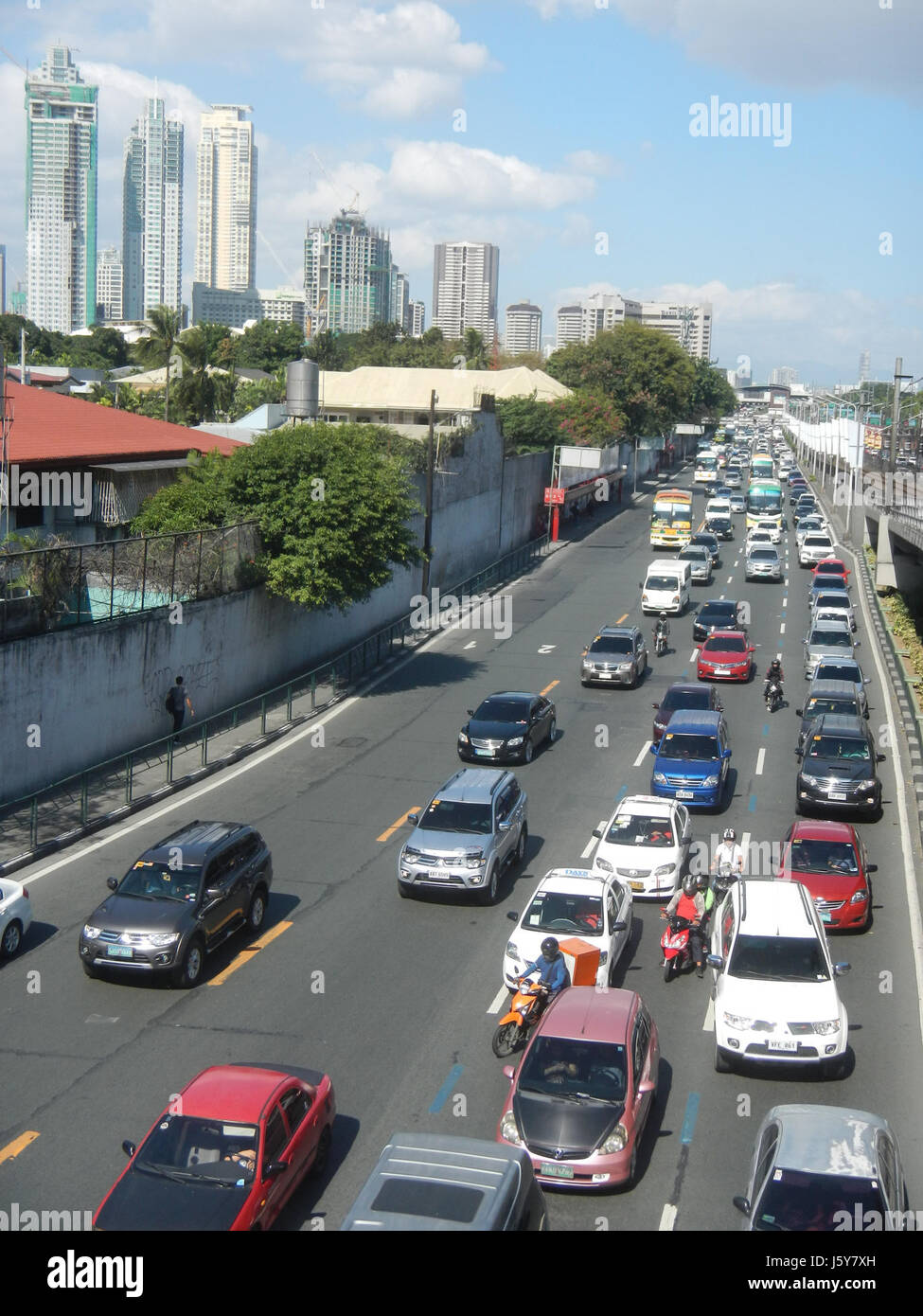 Magallanes Interchange is a significant transportation hub in Makati ...