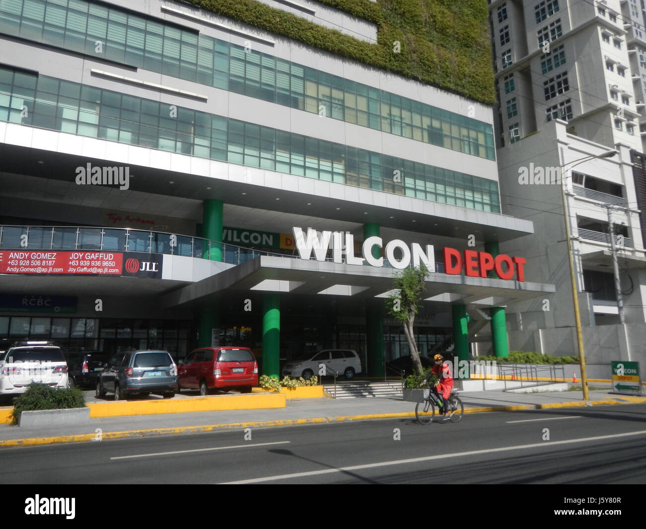 The Magallanes Interchange is a four-level partial turbine interchange ...