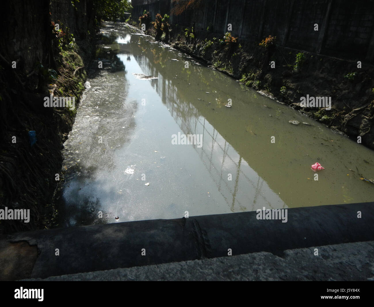 This image shows the infrastructure of a box culvert along Chino Roces ...