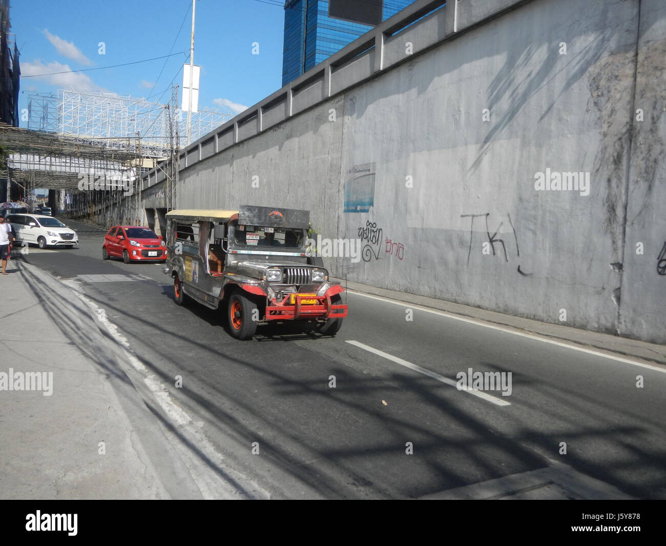 The Magallanes Interchange, located on Chino Roces Avenue in Makati ...
