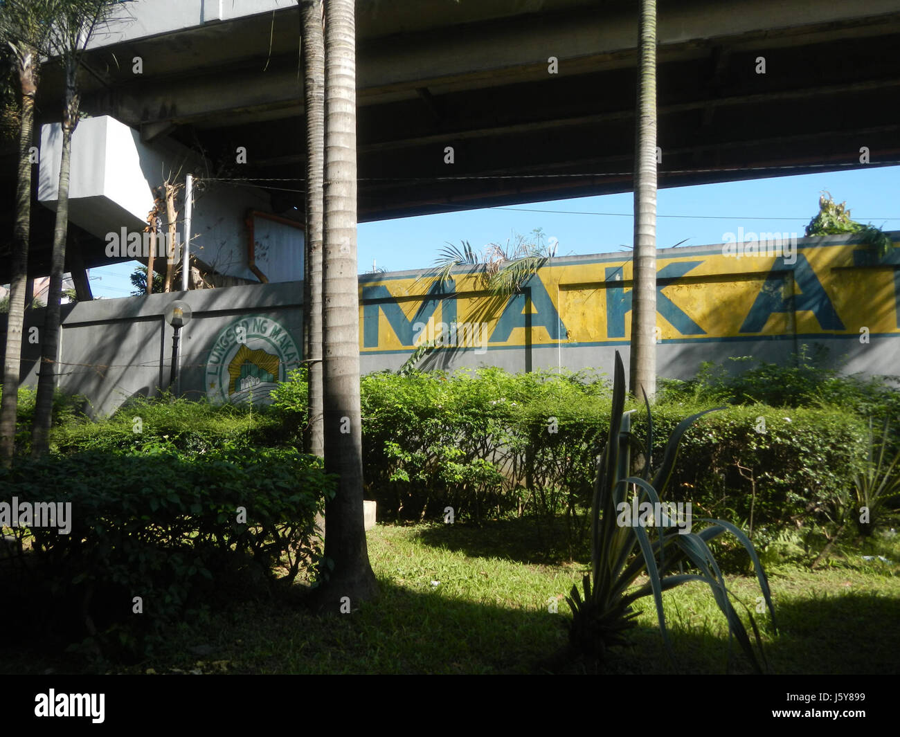 The Magallanes Interchange is a crucial transport hub in Makati City ...