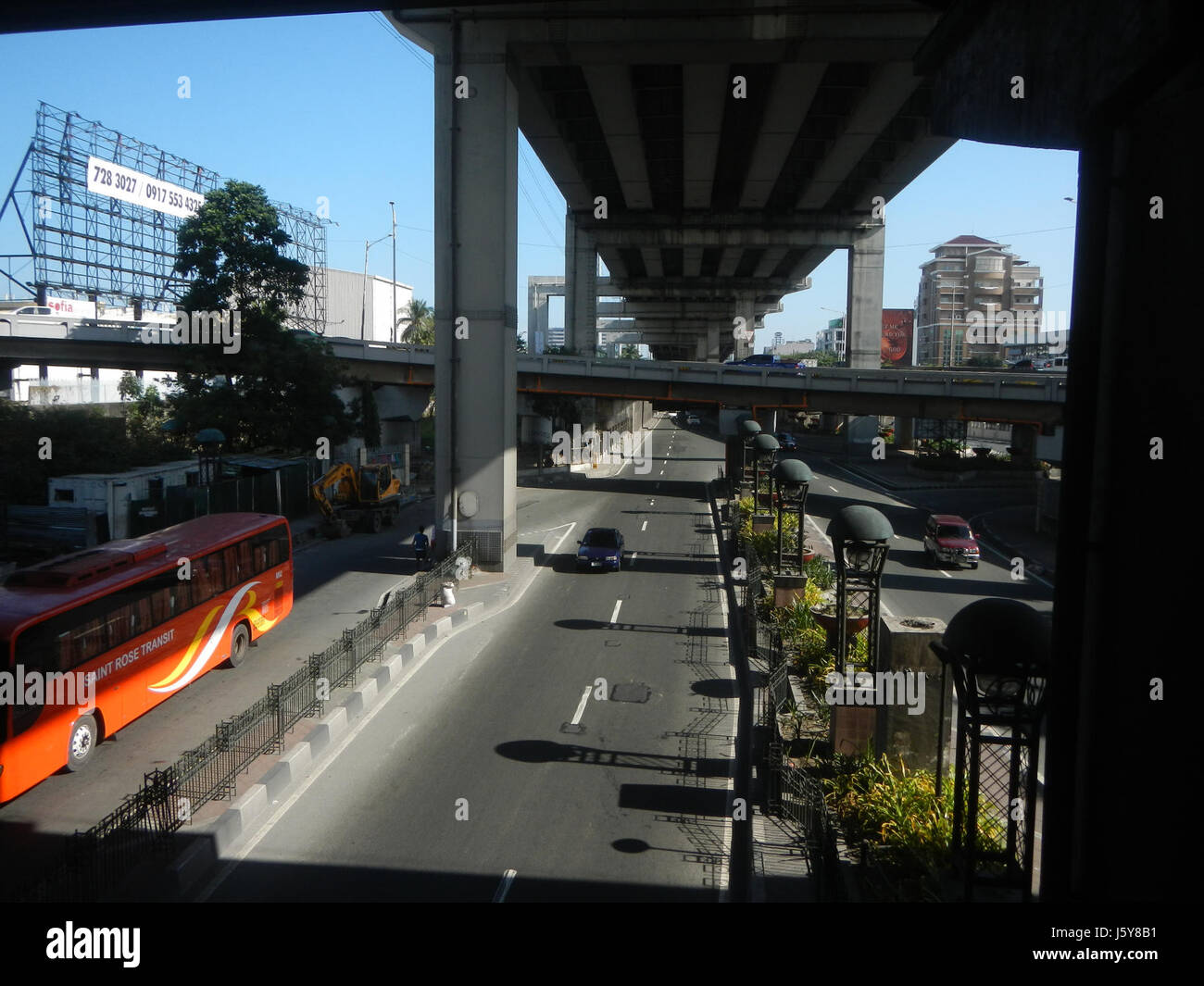 03724 Magallanes Interchange Park SLEx PNR Railway Bangkal Makati City ...