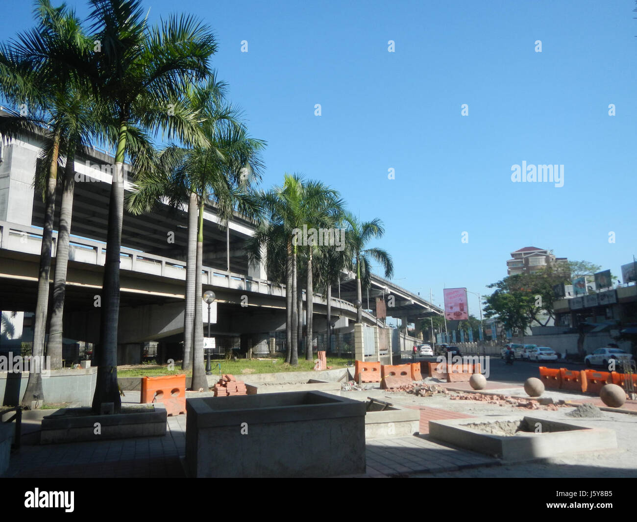 The Magallanes Interchange in Makati City, connecting key ...