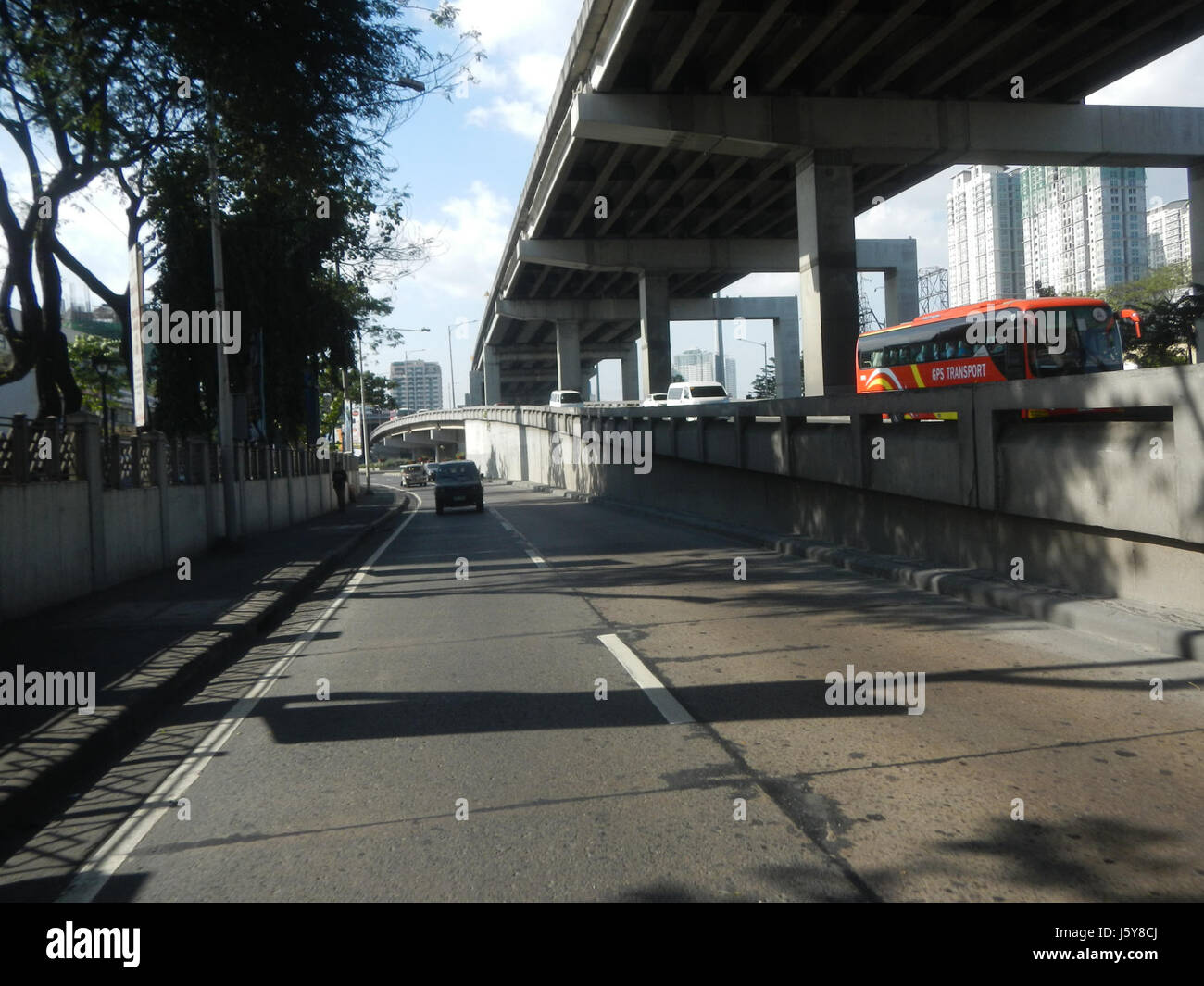 The South Luzon Expressway (SLEX) is a major roadway in Metro Manila ...
