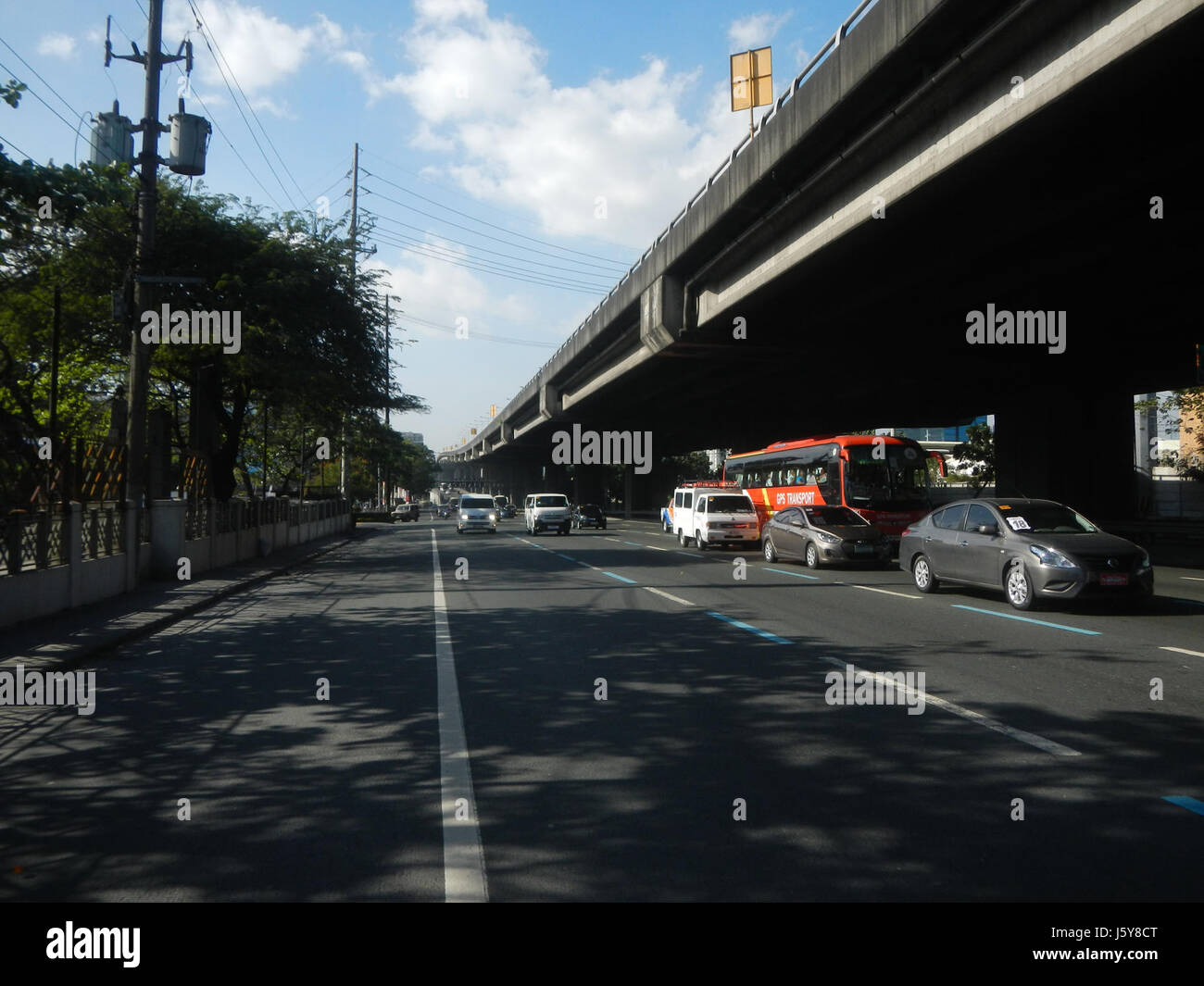 The South Luzon Expressway (SLEX) and Metro Manila Skyway form a major ...
