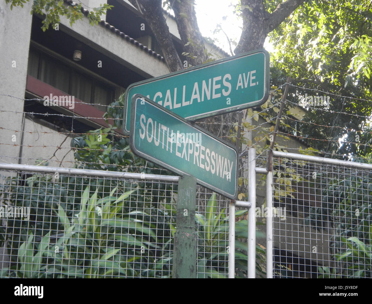 The Sales Interchange is a major traffic hub connecting the South Luzon ...