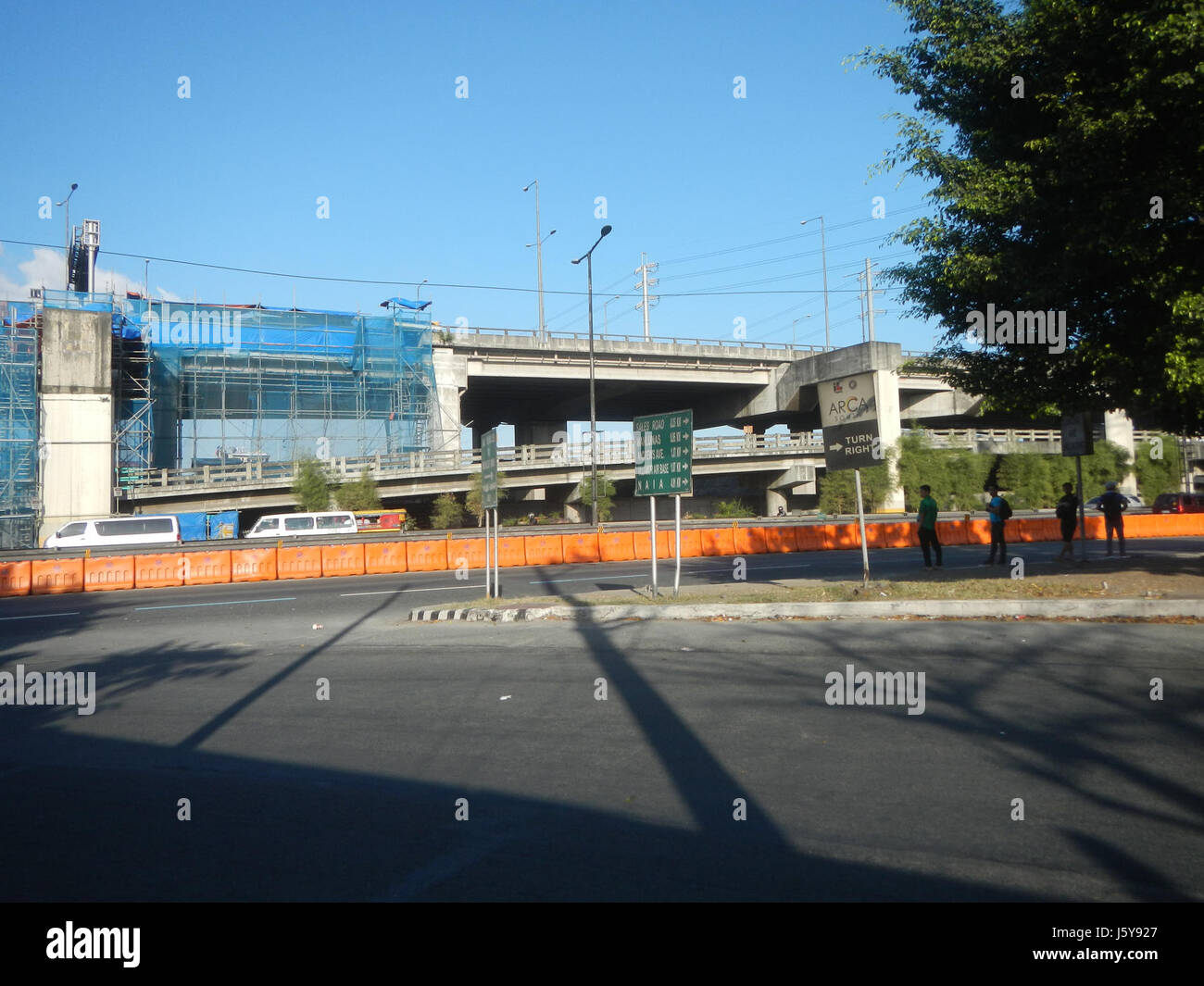 04273 Sales Interchange South Luzon Expressway Metro Manila Skyway ...