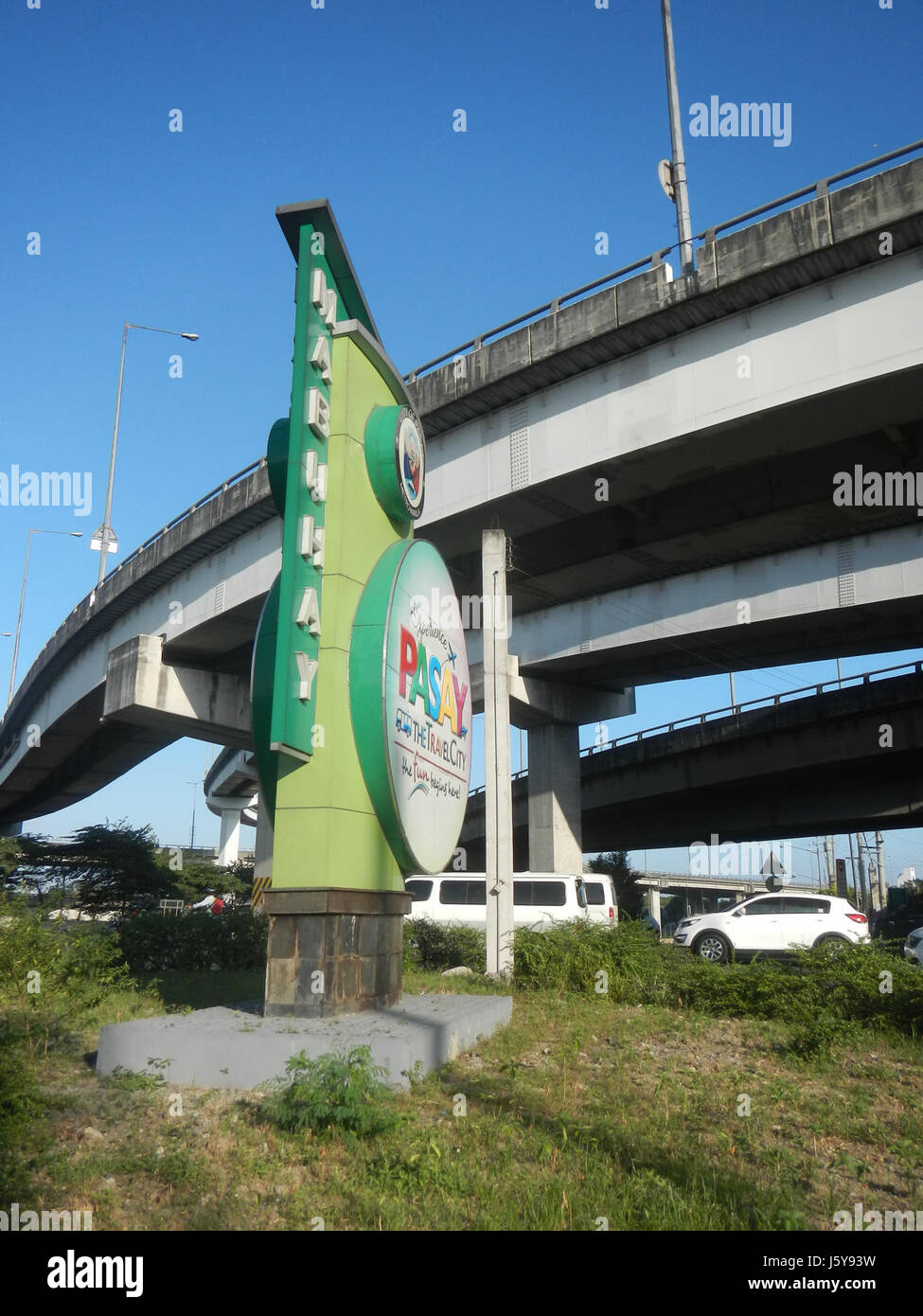 The Sales Interchange in Taguig, Pasay City is a key transportation hub ...