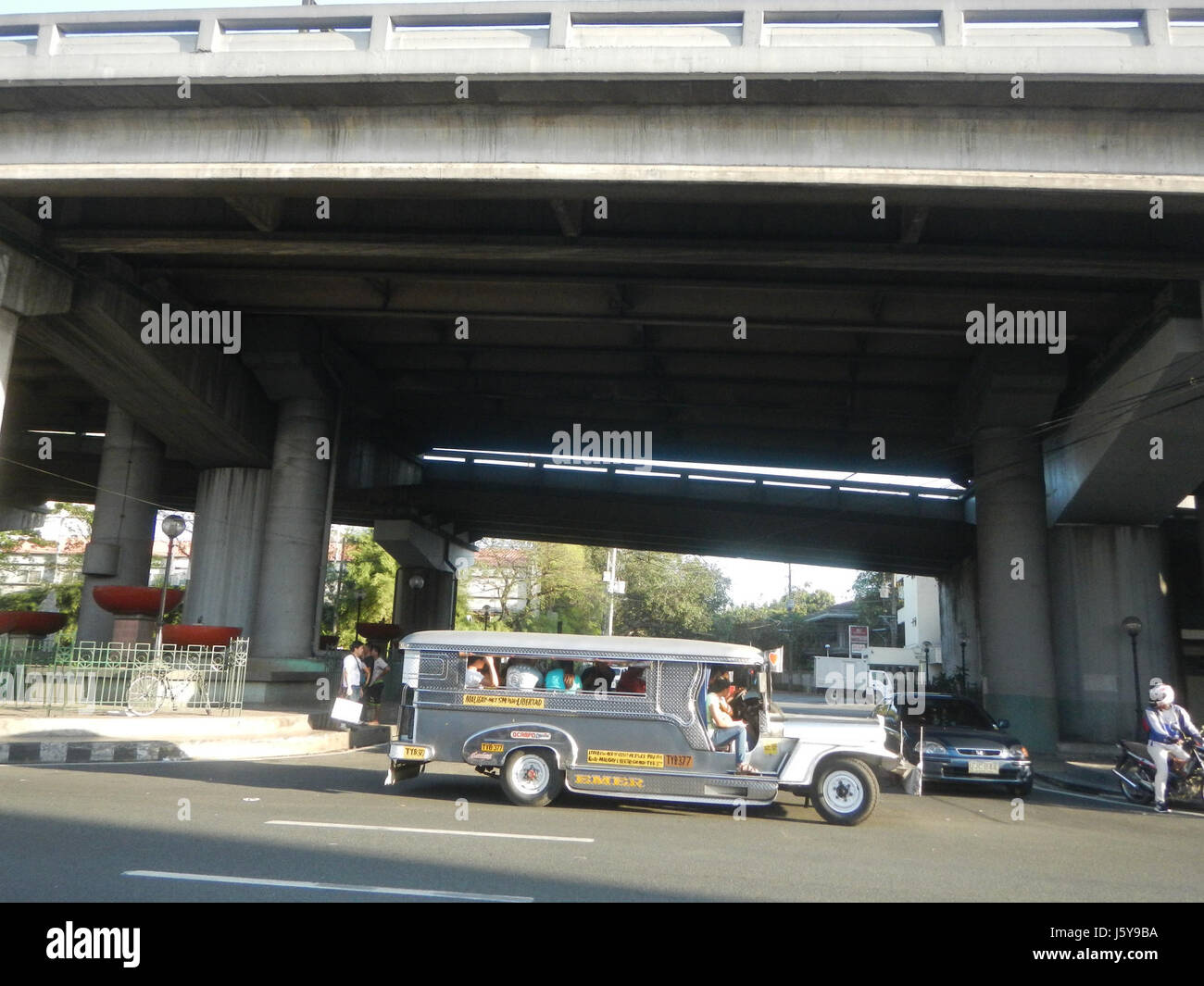 04511 Sales Interchange SLEX Magallanes Makati Taguig Pasay City 16 ...