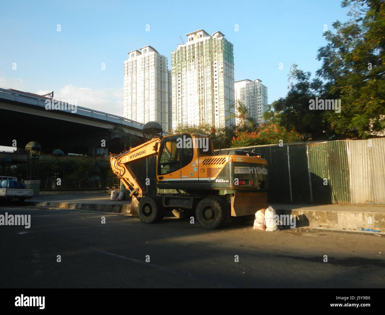 04511 Sales Interchange SLEX Magallanes Makati Taguig Pasay City 28 ...