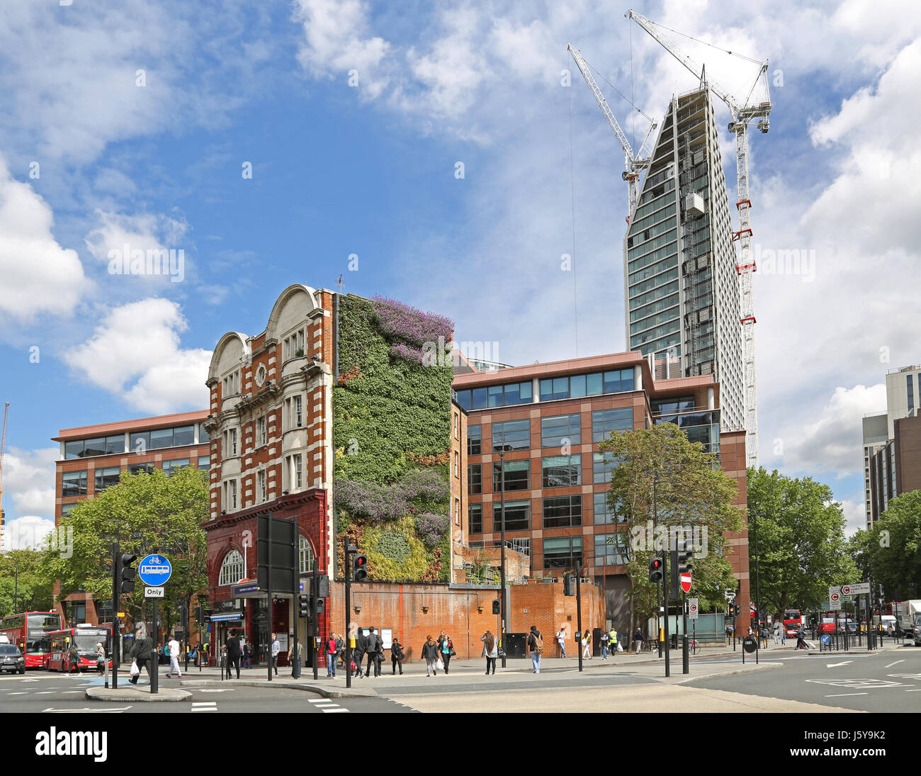 Elephant and castle tube High Resolution Stock Photography and Images ...