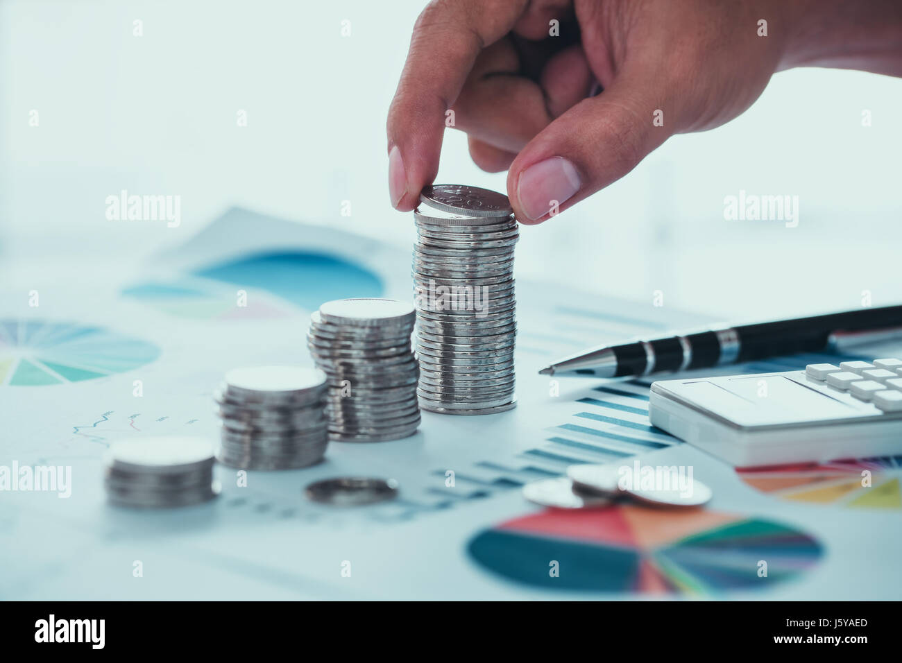 Calculating graph hi-res stock photography and images - Alamy