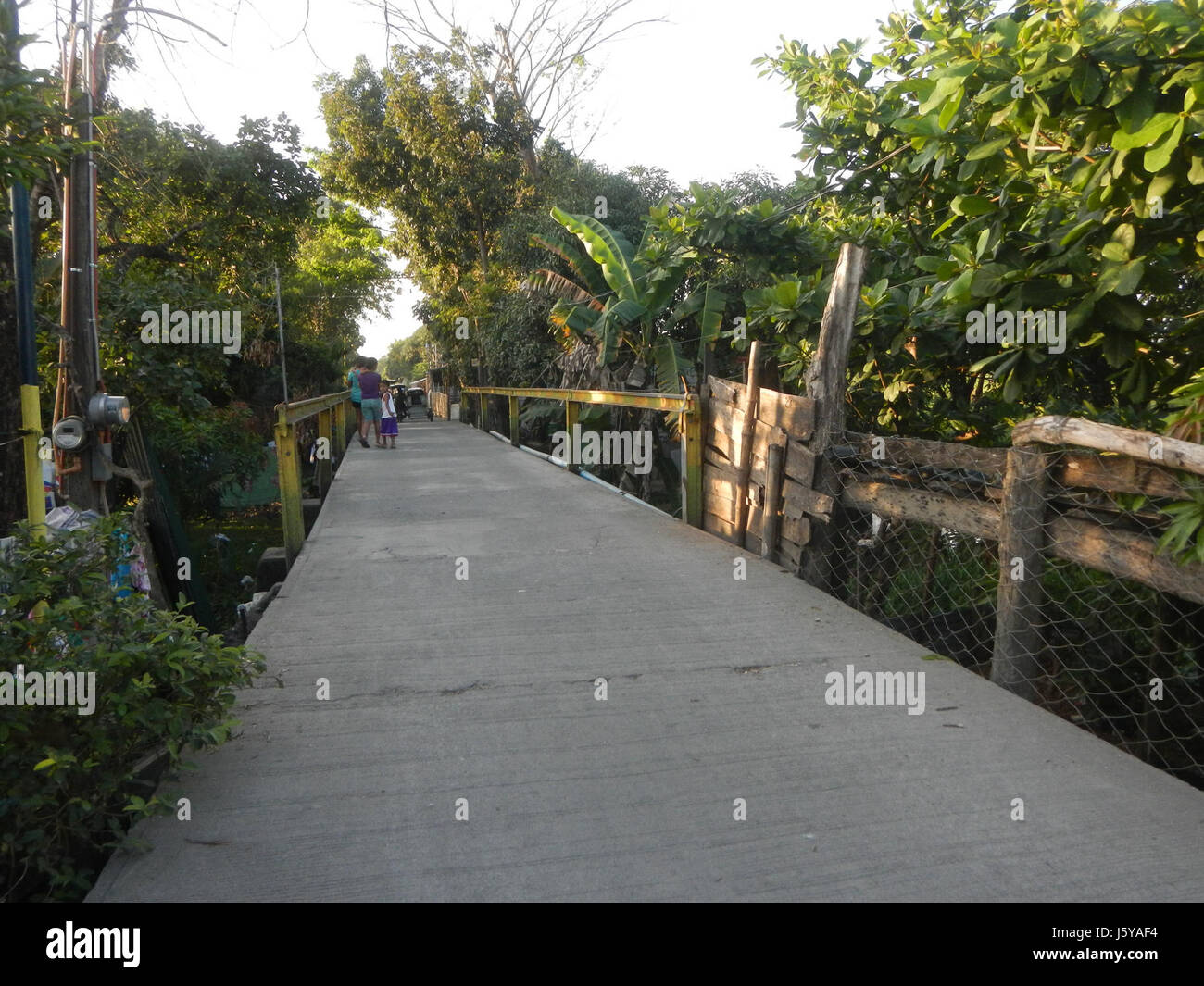 This image highlights the scenic beauty of the Daungan Tiaong Tuktukan ...