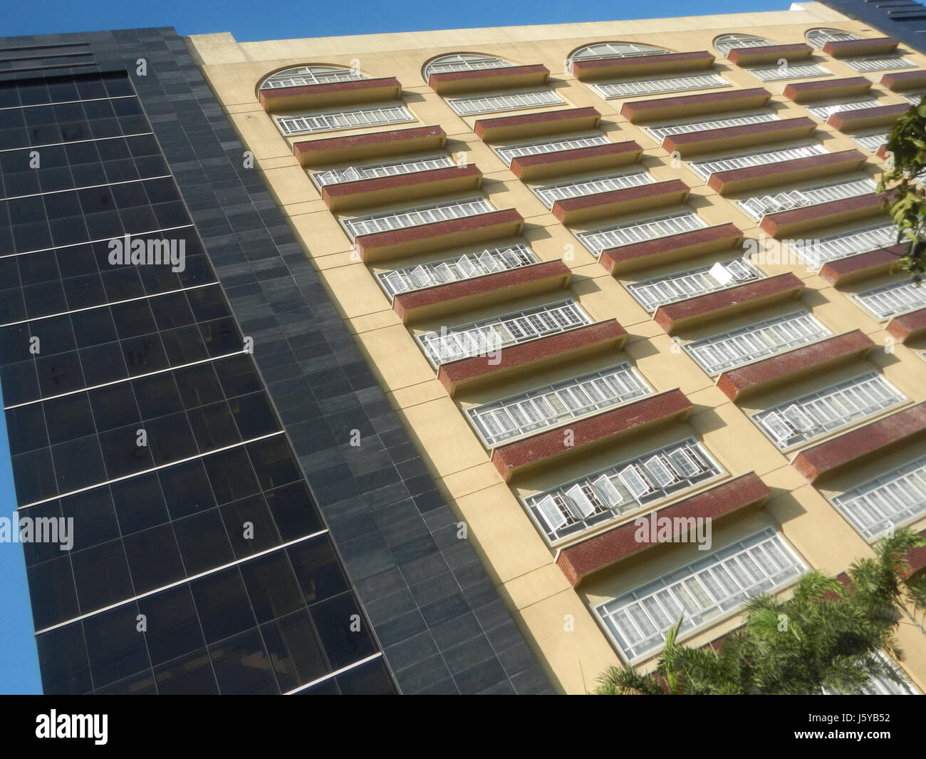 This title refers to the Makati Science High School located on Kalayaan ...