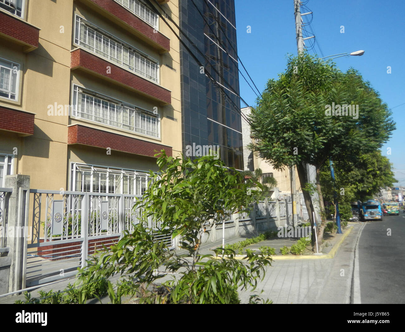 0351 Makati Science High School Cembo Kalayaan Avenue 40 Stock Photo ...
