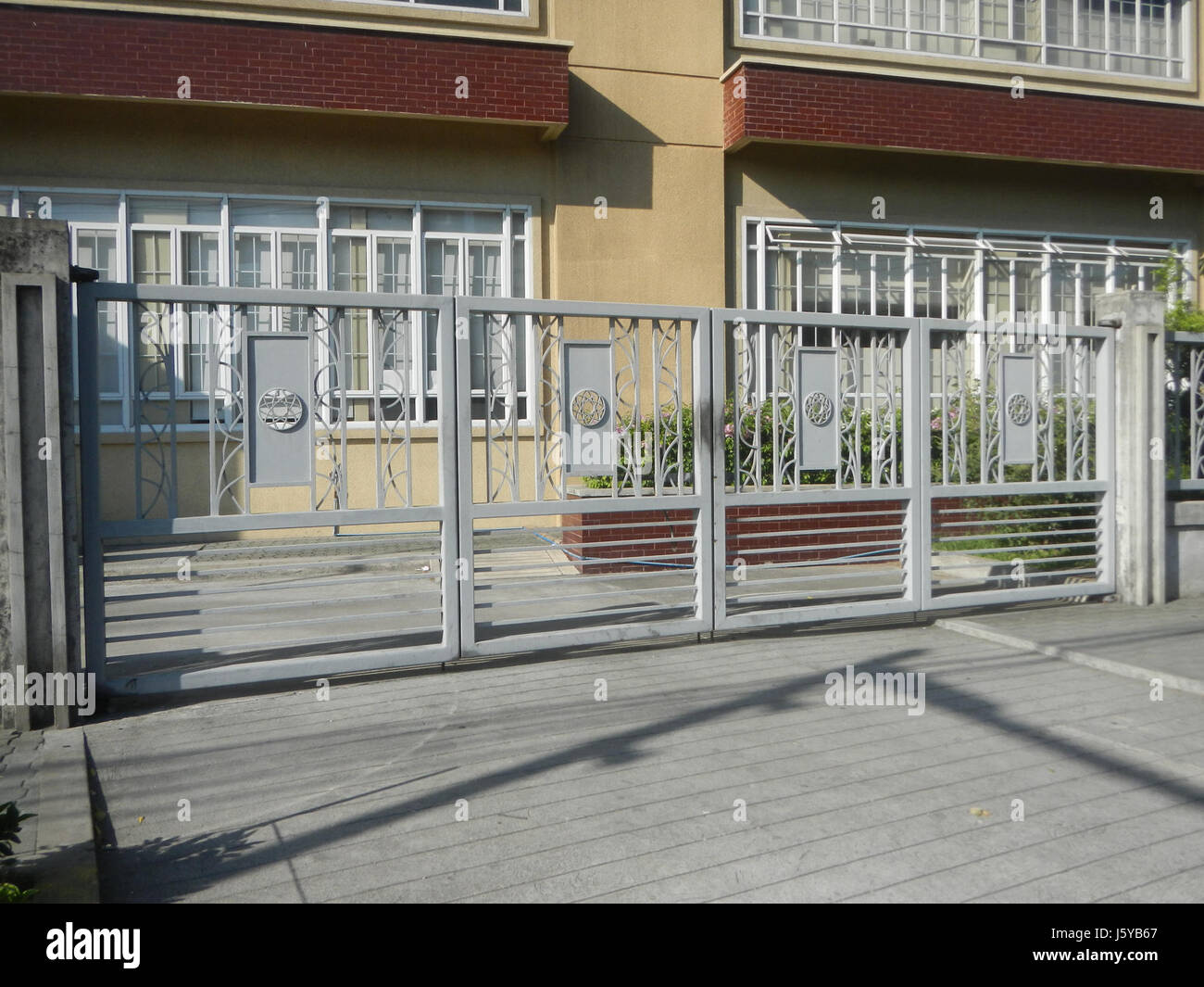 0351 Makati Science High School Cembo Kalayaan Avenue 42 Stock Photo ...