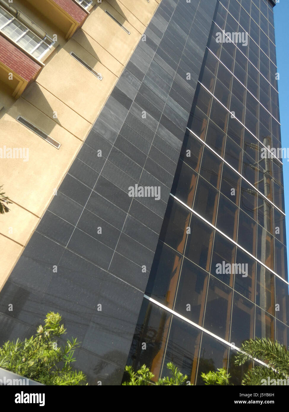 This is an image of Makati Science High School located in Cembo ...