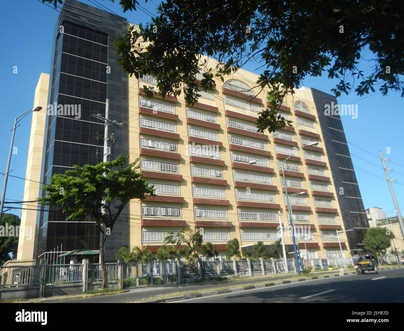 Makati Science High School, located on Kalayaan Avenue in the Cembo ...