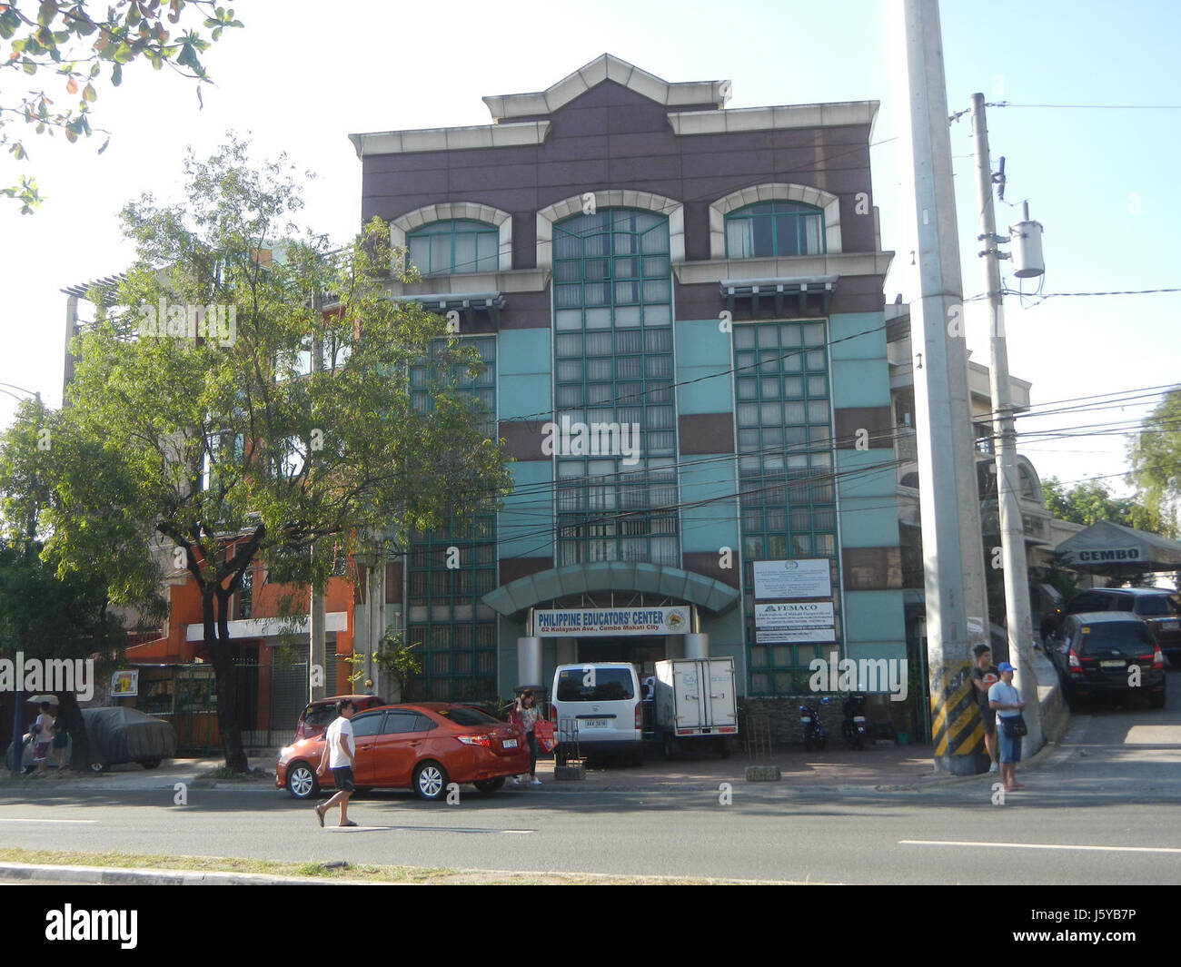 The 0340 East Rembo Barangays Kalayaan Avenue in Makati City features a ...