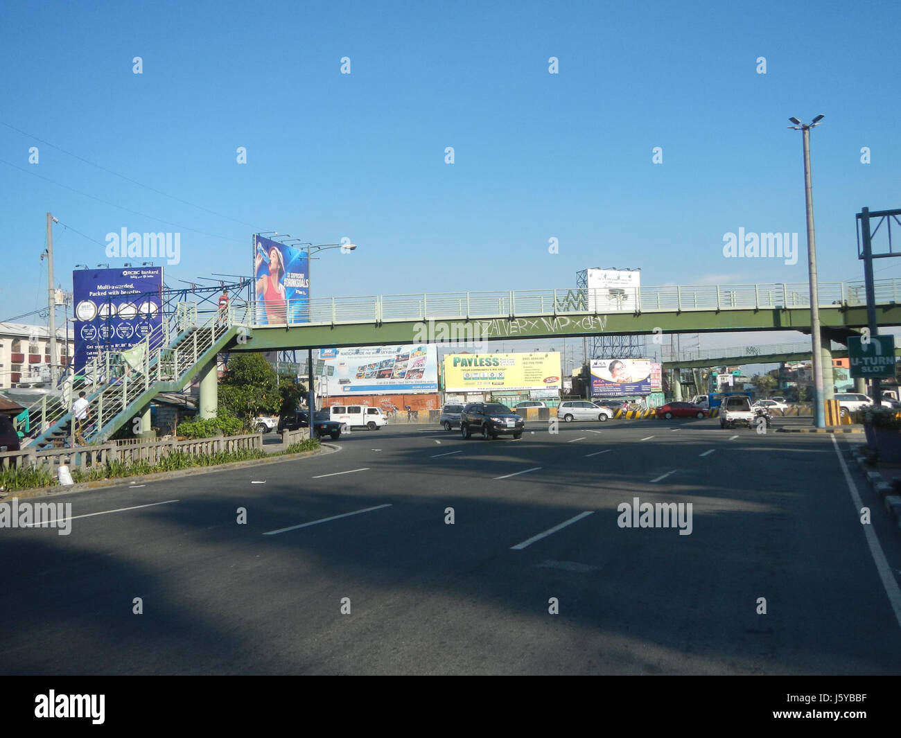 0540 East Rembo Pedestrian Footbridge Kalayaan Avenue C-47 Makati City ...