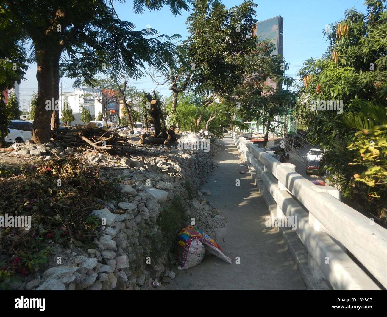 This title refers to the Circumferential Road 5, a major highway in ...