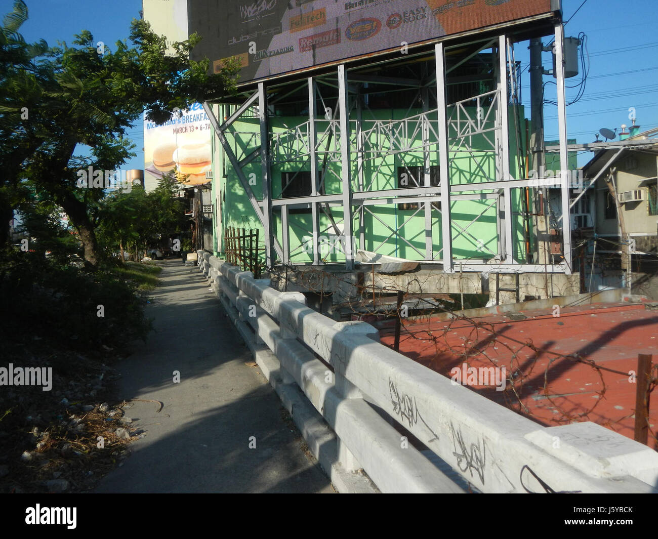 This title describes a location along Circumferential Road 17, marking ...