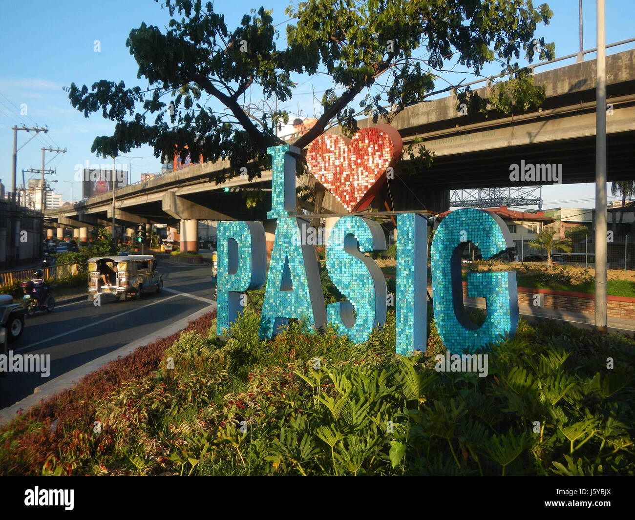 This image captures the Circumferential Road 9 in Bagong Ilog, Pasig ...